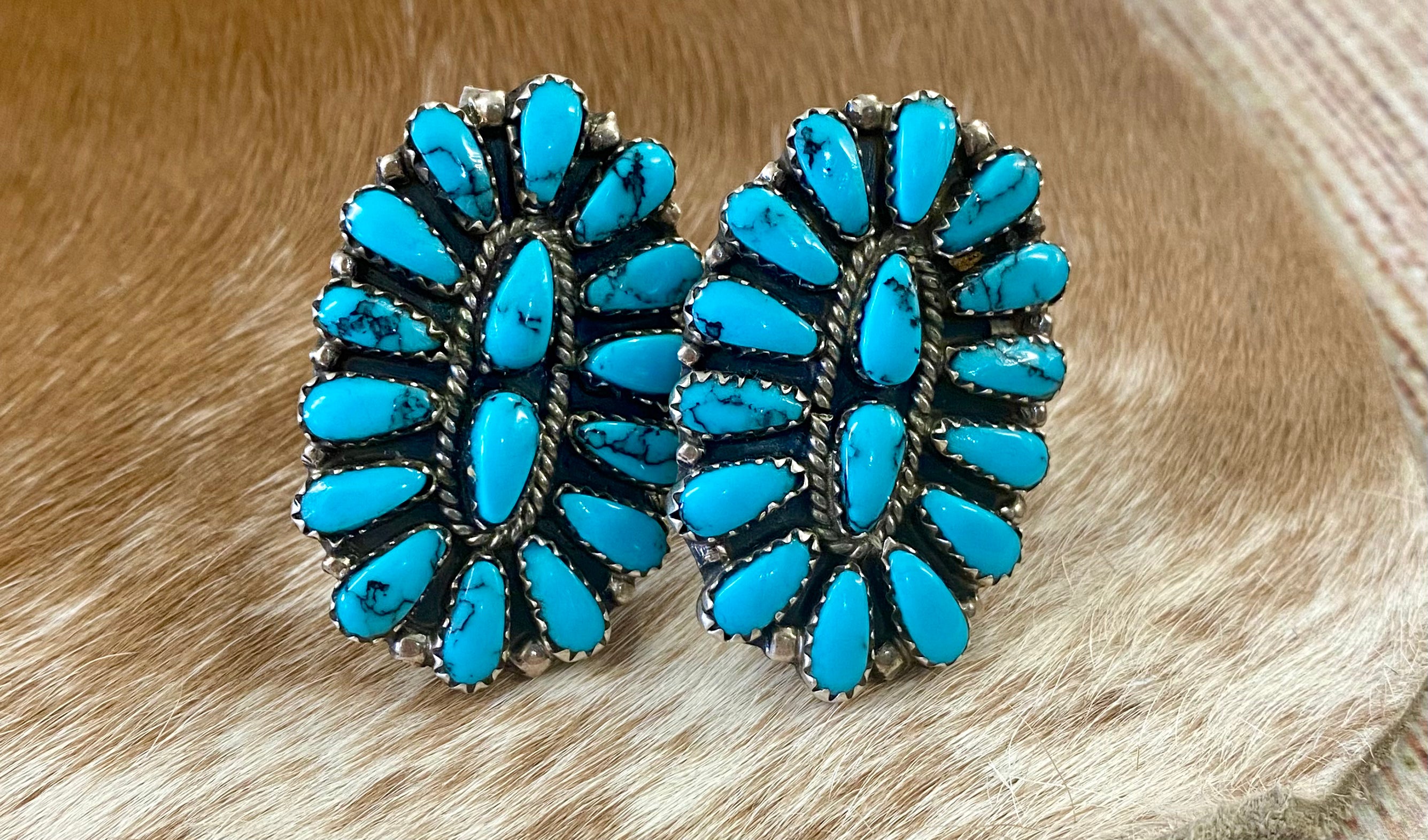 The Lockhart Turquoise Cluster Ring (Size 6 1/2) – NY Texas Style Boutique